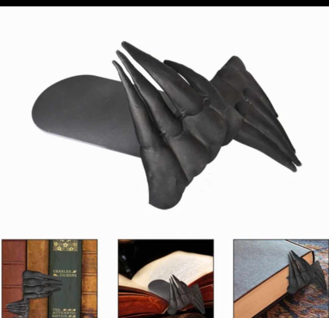 Book Claw - De's Cavern