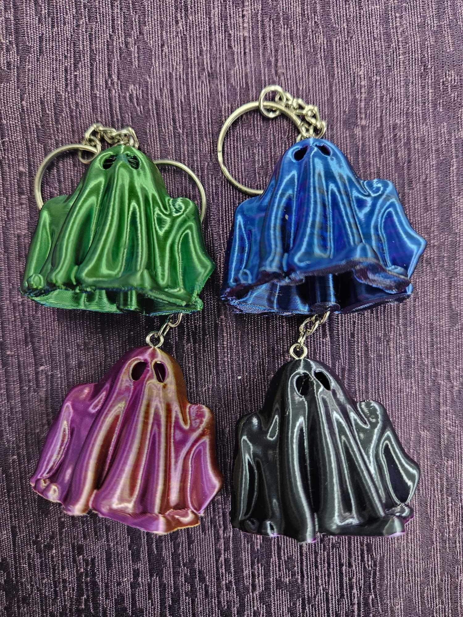 3d Printed Ghost Keyring - De's Cavern